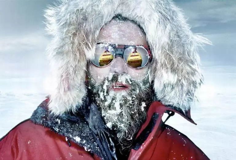 Contúirt hypothermia Bíonn hipiteirme gasta mar thoradh ar fhachtóirí cosúil le sioc, gaotha láidre, taise ard, éadaí fliucha agus tuirse fisiceach. Tá an t-am marthanais i staid den sórt sin teoranta do chúpla uair an chloig. Caithfear iad a úsáid chun tearmann a lorg nó chun dul amach chuig an sráidbhaile.