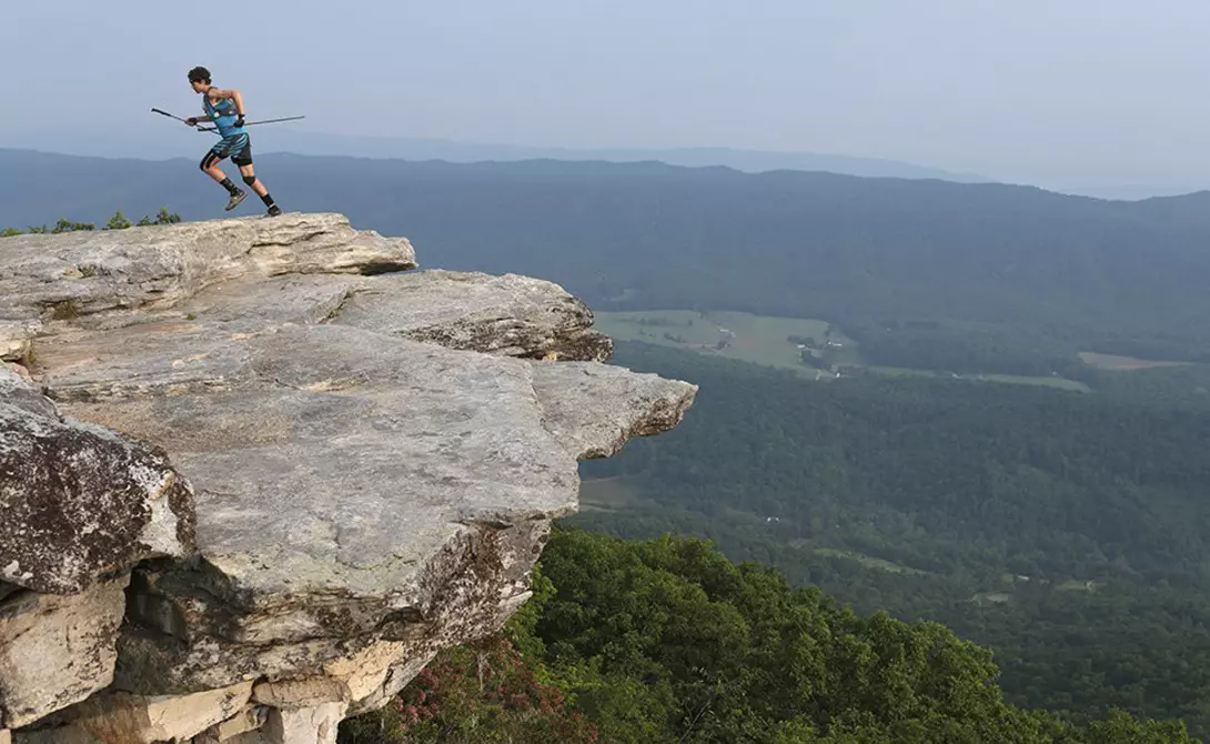 Ar Orffennaf 12 eleni, gosododd y rhedwr Americanaidd Scott Jurek record cyflymder byd newydd ar Lwybr Appalachian, a ystyrir yn un o'r rhai anoddaf yn y byd.