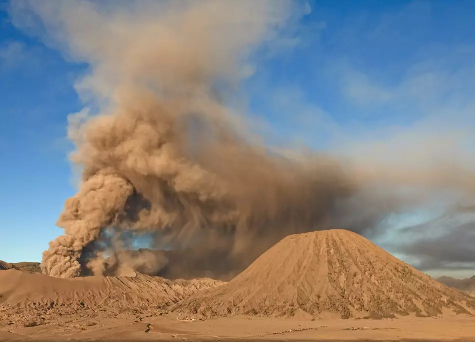 Gunung Berapi Bromo: salah satu kawah bernafas api yang paling indah di dunia 907_5