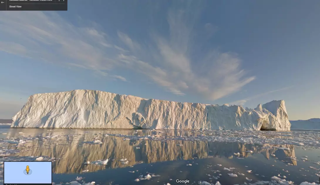 Hawnhekk, l-impjegati tal-Google kellhom bżonn barkun biex joqorbu kemm jista 'jkun lejn l-icebergs' il barra mill-kosta ta 'Greenland.