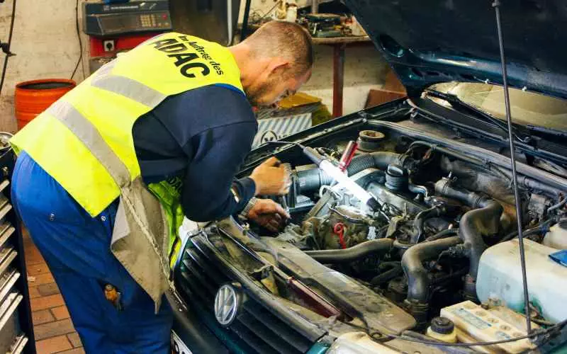 Regulaarne hooldus Teie auto on täis igasuguseid andureid ja filtreid. Eelkõige on meie küsimuses olulised kolm asja: küünlad, õhufiltrid ja mootoriõli. Ärge unustage neid regulaarselt kontrollida ja muuta, vastasel juhul peate oma laiskuse eest ühel või teisel viisil maksma.