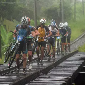 13 trek di mana yang utama adalah sampai ke garis finish