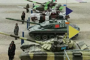 Tank biatlon: com va el joc més estrany del món