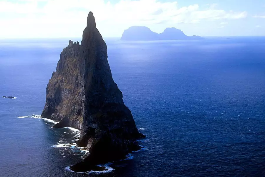 如果您是一位經驗豐富的潛水員，這個火山島對您來說將是一個巨大的挑戰。如果您仍然有興趣探索生活在該地區的物種，那麼您一定要打包好您的裝備包。