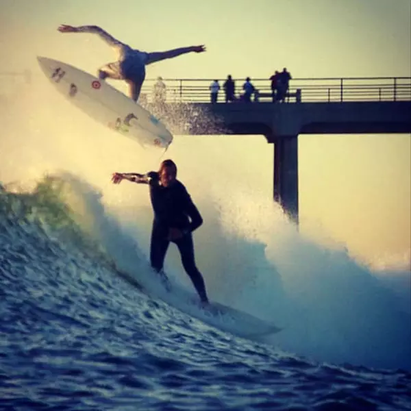 Koloe Andino, un copil „pur ras” din California și fiul celebrului surfer Dino Andino, a pășit prima dată pe tablă la vârsta de 4 ani. La vârsta de 8 ani, a câștigat primul său turneu, iar la 12 ani a luat primul contact de sponsorizare cu Billabong. 2011.