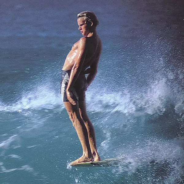 Bill Hamilton ishte një trendsetter për surfuesit nga mesi i viteve '60 deri në mesin e viteve '70. Në foto ai është në Hawaiian Pupukey. Viti 1967.