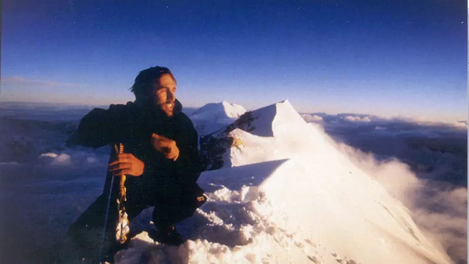 Si Eric Weichenmeier ay marahil ang pinaka-nakasisigla na character sa listahang ito. Si Climber, skydiver, biker at skier na si Weichenmeier ay may isang kakaibang katangian - nawala sa paningin niya sa edad na 13. Noong 1995, umakyat siya sa tuktok ng Mount McKinley, at makalipas ang dalawang taon - sa tuktok ng Kilimanjaro. Noong 2001, si Weichenmeier ay naging unang bulag na umakyat sa Mount Everest.