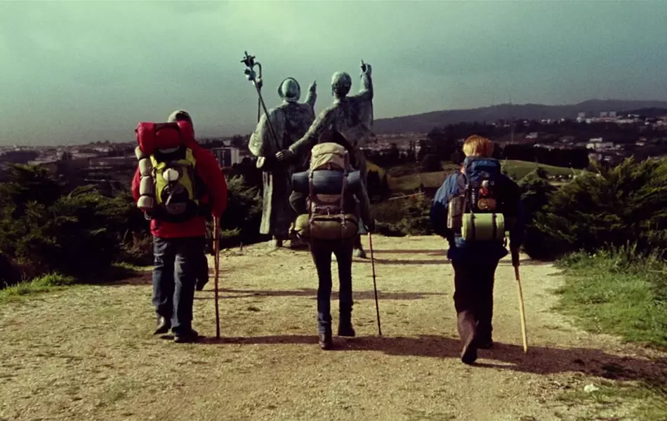 Rê (2010) Fîlmek li ser bavek dilşikestî ku ji hêla Martin Sheen ve hatî lîstin û xwe-vedîtina wî li ser riya hecê ya navdar El Camino de Santiago (Rêya St. James) li Spanyayê