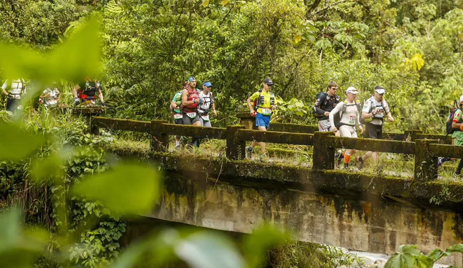 Ultrajungle -reitti ulottuu yli 200 kilometriä kostean Perun viidakon läpi. Reitti ylittää noin 70 jokea ja puroa. Kun pääset viidakkoon, äärimmäinen kosteustaso tekee hikoilustasi hyödytöntä kehon lämpötilan ylläpitämisessä.